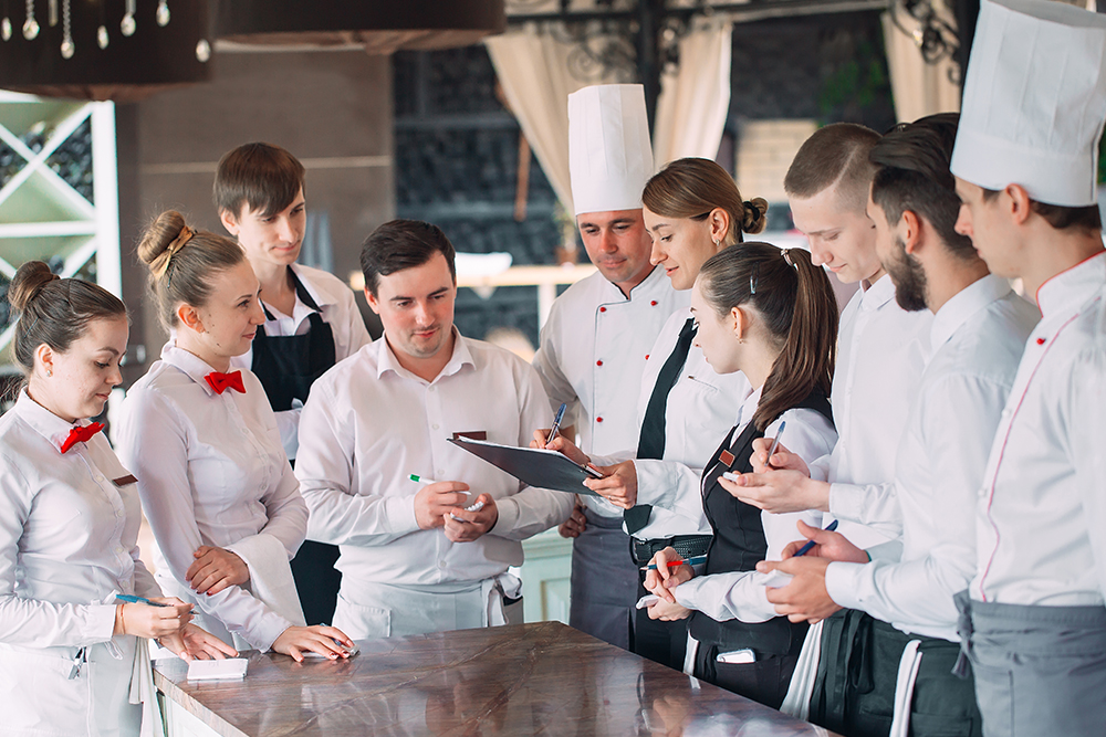 Jobs in der Hotellerie/Gastronomie in Österreich! 🇦🇹🤩